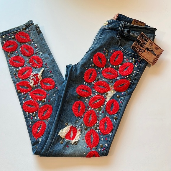 Jill Koo | Jeans | Jill Koo Lips Red Embroidered Denim Jeans 28 Skinny ...